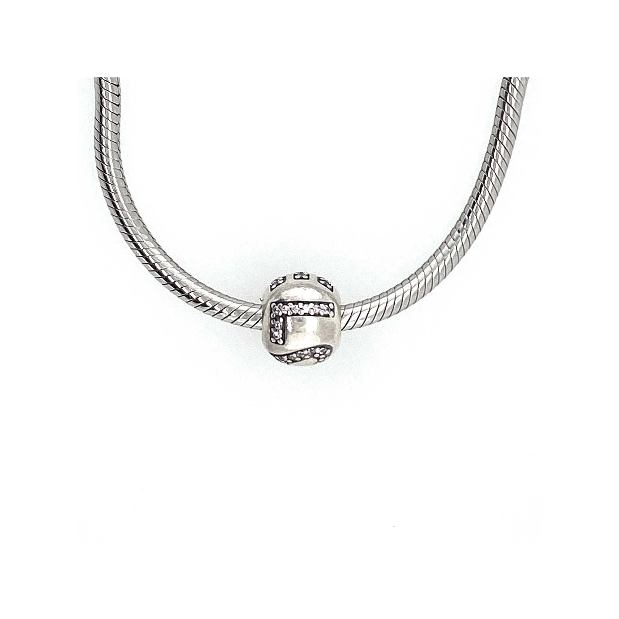 Charm PANDORA love com zircônias em prata de lei