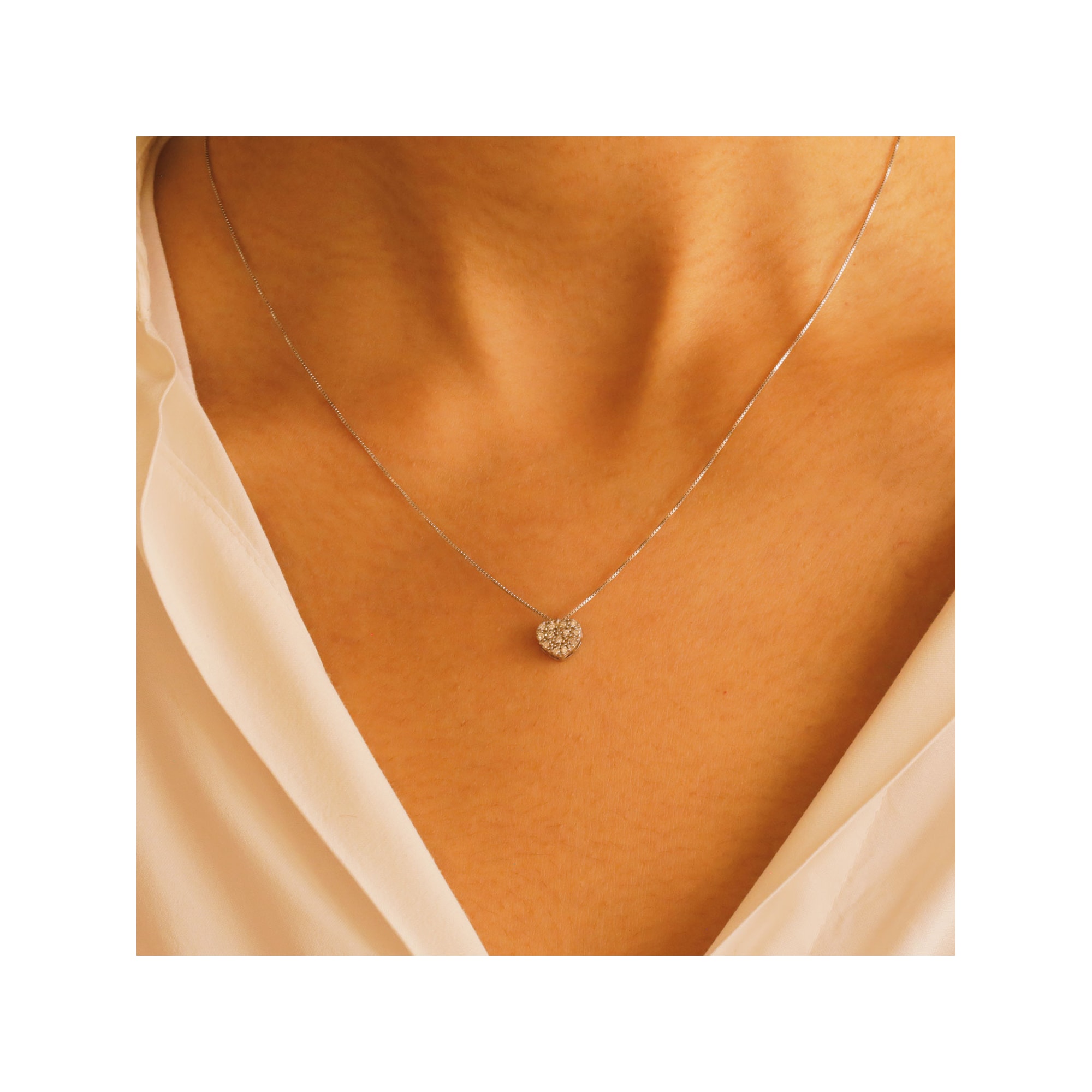 Gargantilha Vivara coleção Mama com diamantes em ouro branco