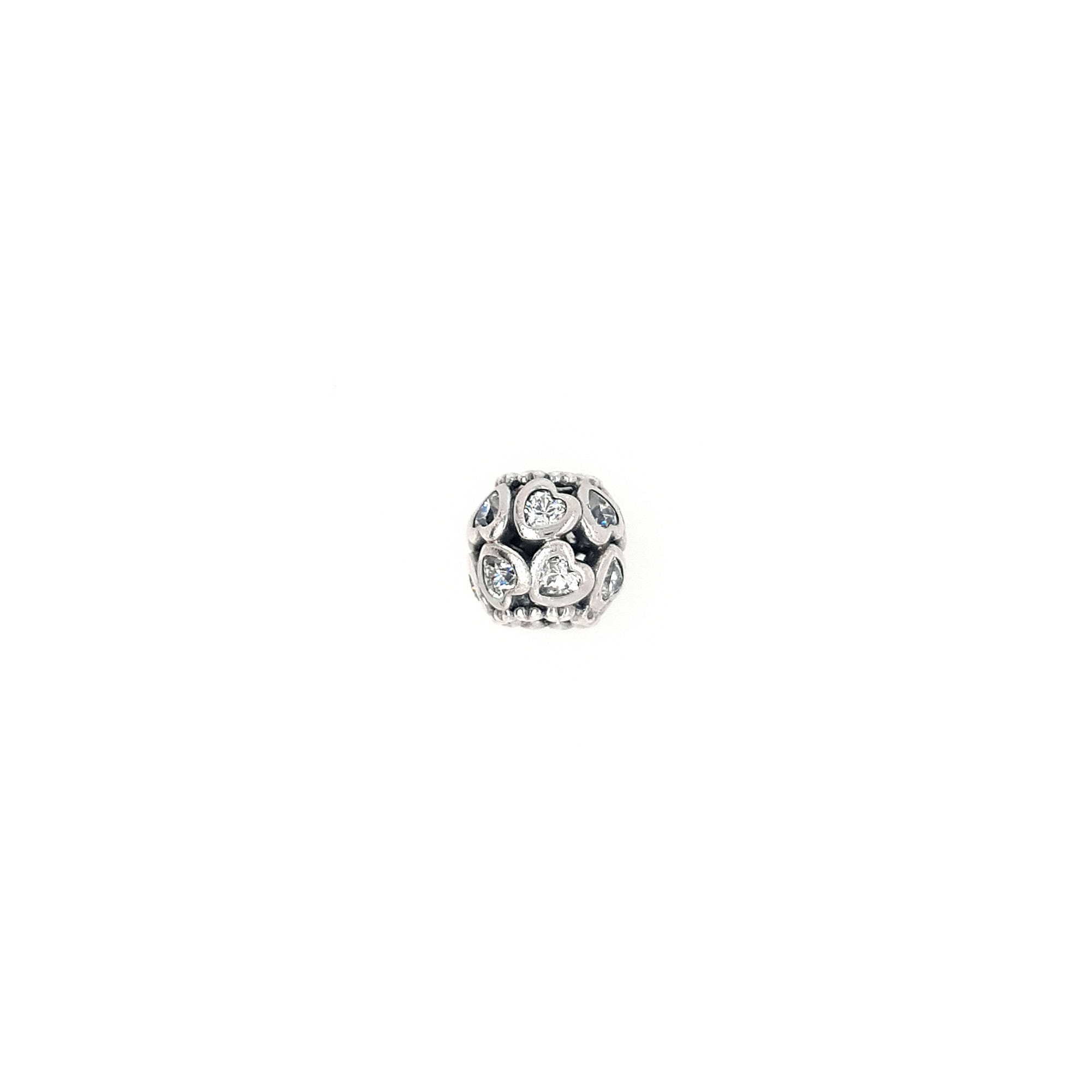 Pingente PANDORA Charm redondo de coração com zircônia em prata